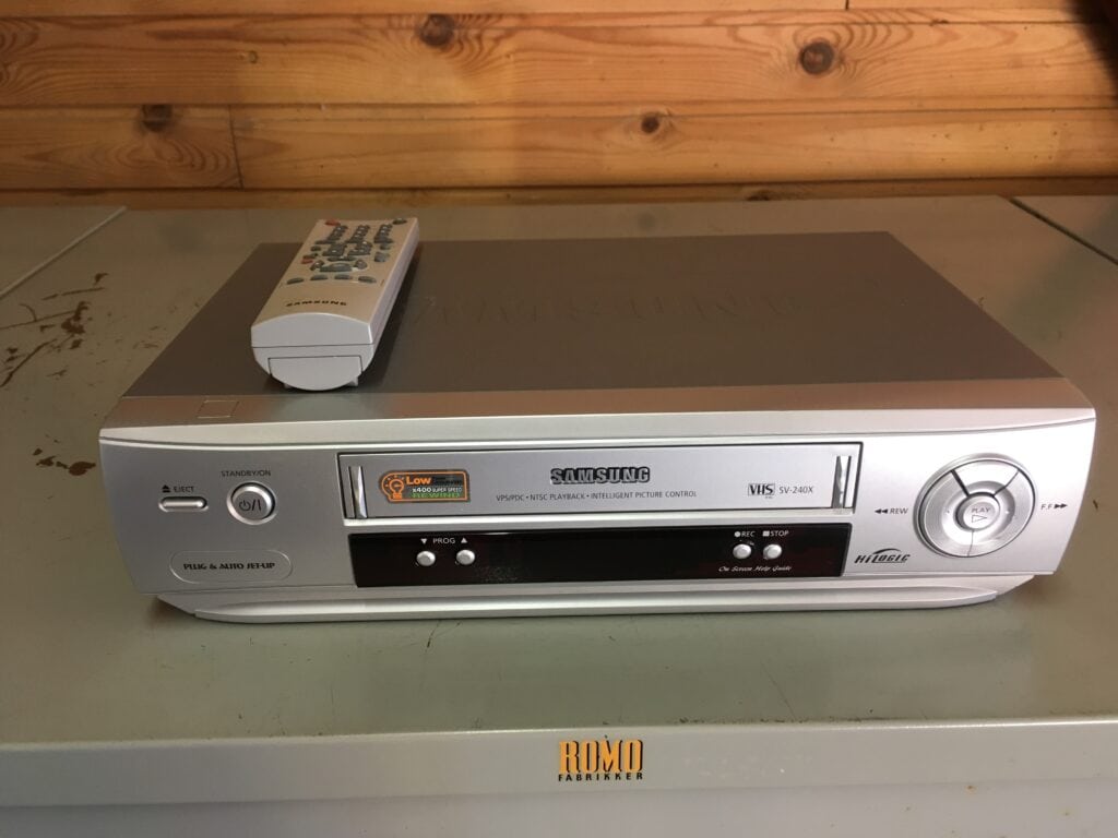 Samsung SV-240X - flot VHS-afspiller inkl. fjernbetjening - SOLGT ...