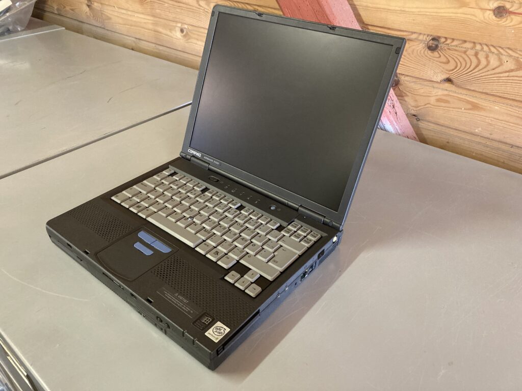 Compaq Armada E500 - Retro Windows 95/98 GAMING Laptop - SOLGT ...
