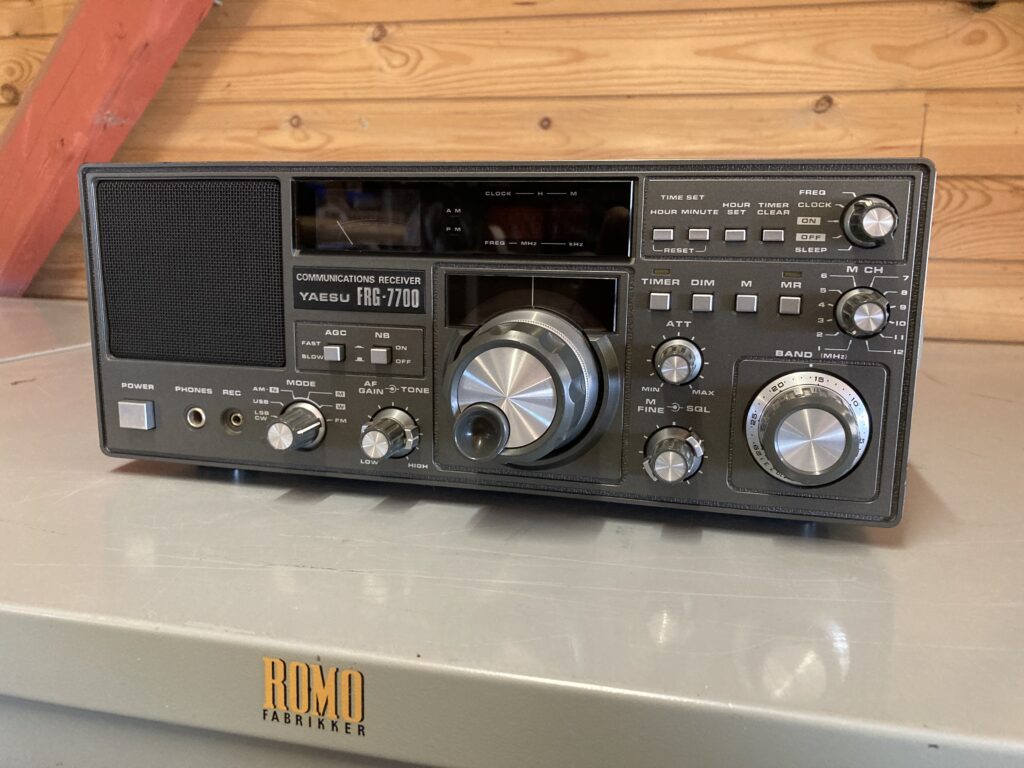 Yaesu FRG-7700 Communications Receiver - Meget flot og original stand ...