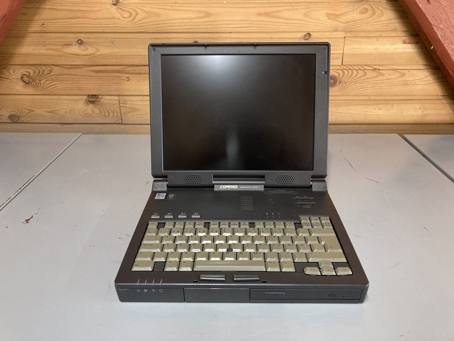 Compaq Armada 7800 – Retro Windows 95/98 GAMING Laptop - SOLGT ...