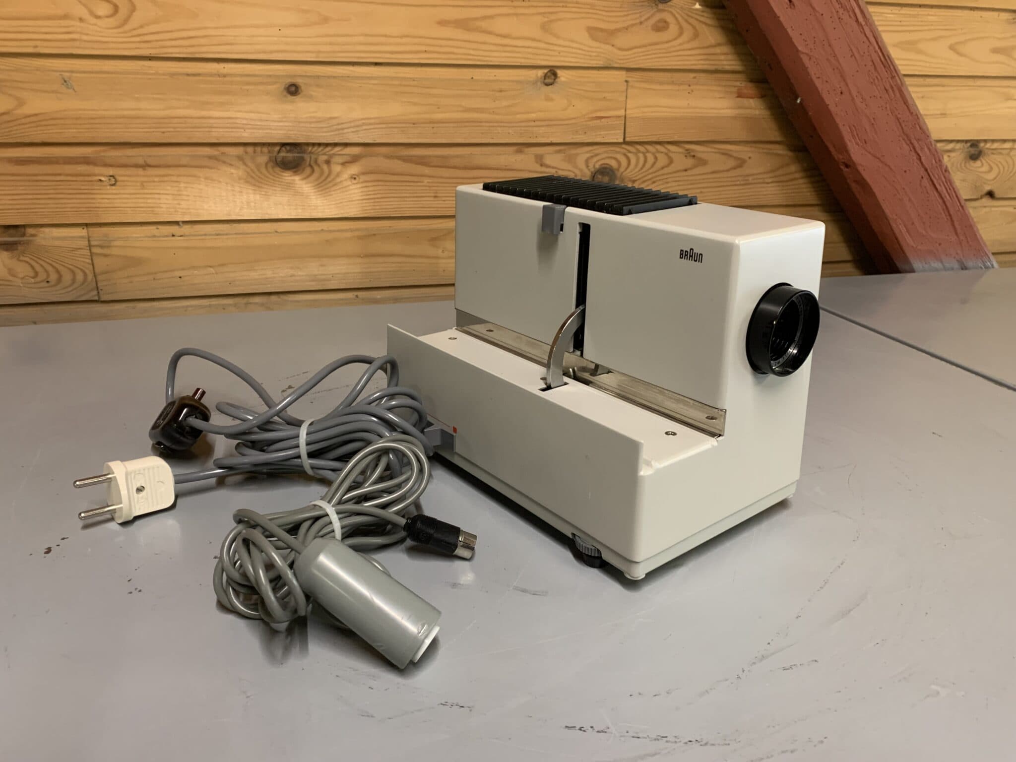 Braun D20 Slide Projector - Samleobjekt - ♫ Vintage HiFi - Classic ...