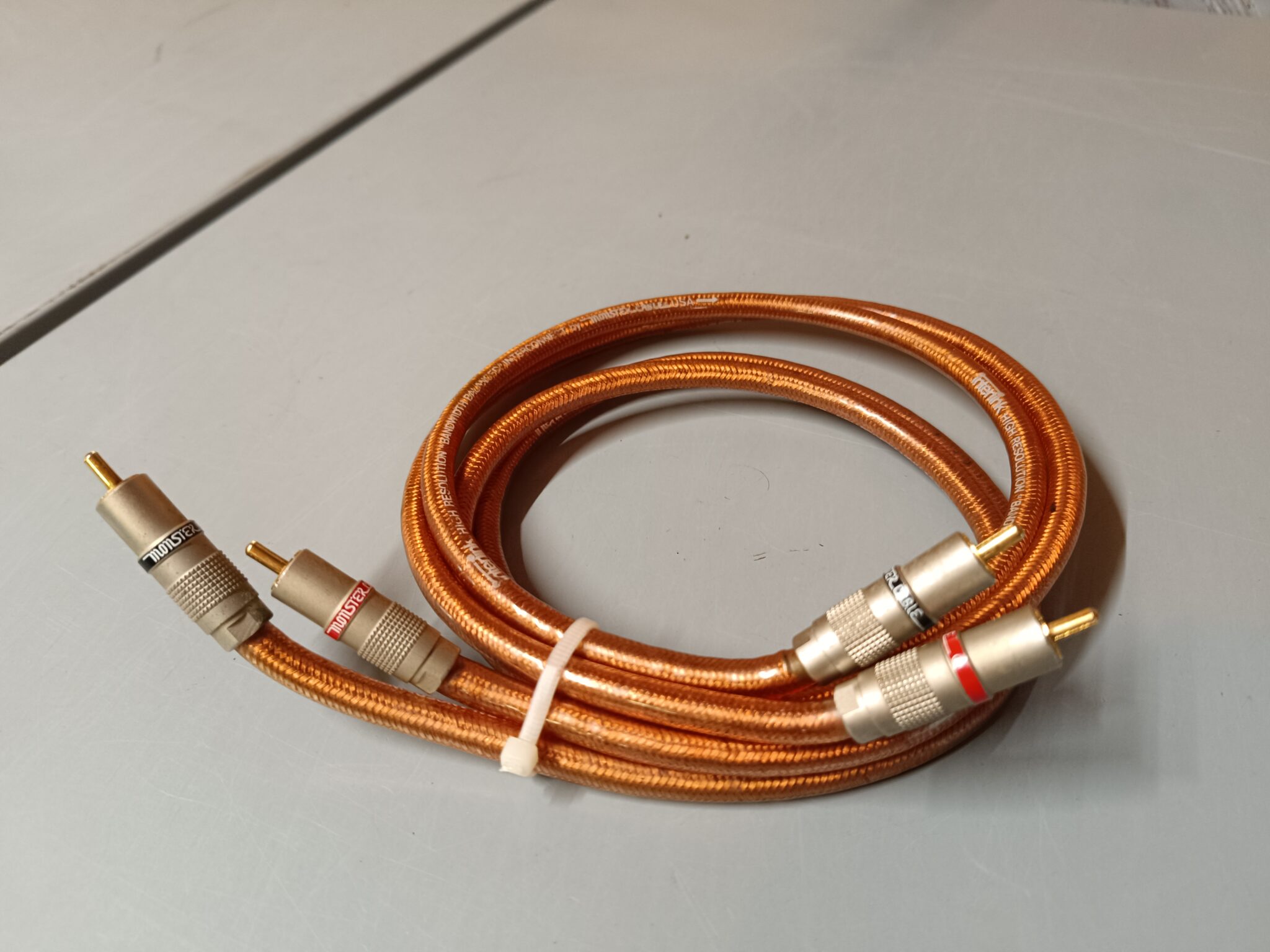 Interlink High Resolution Bandwidth Balanced Interconnect by Monster ...