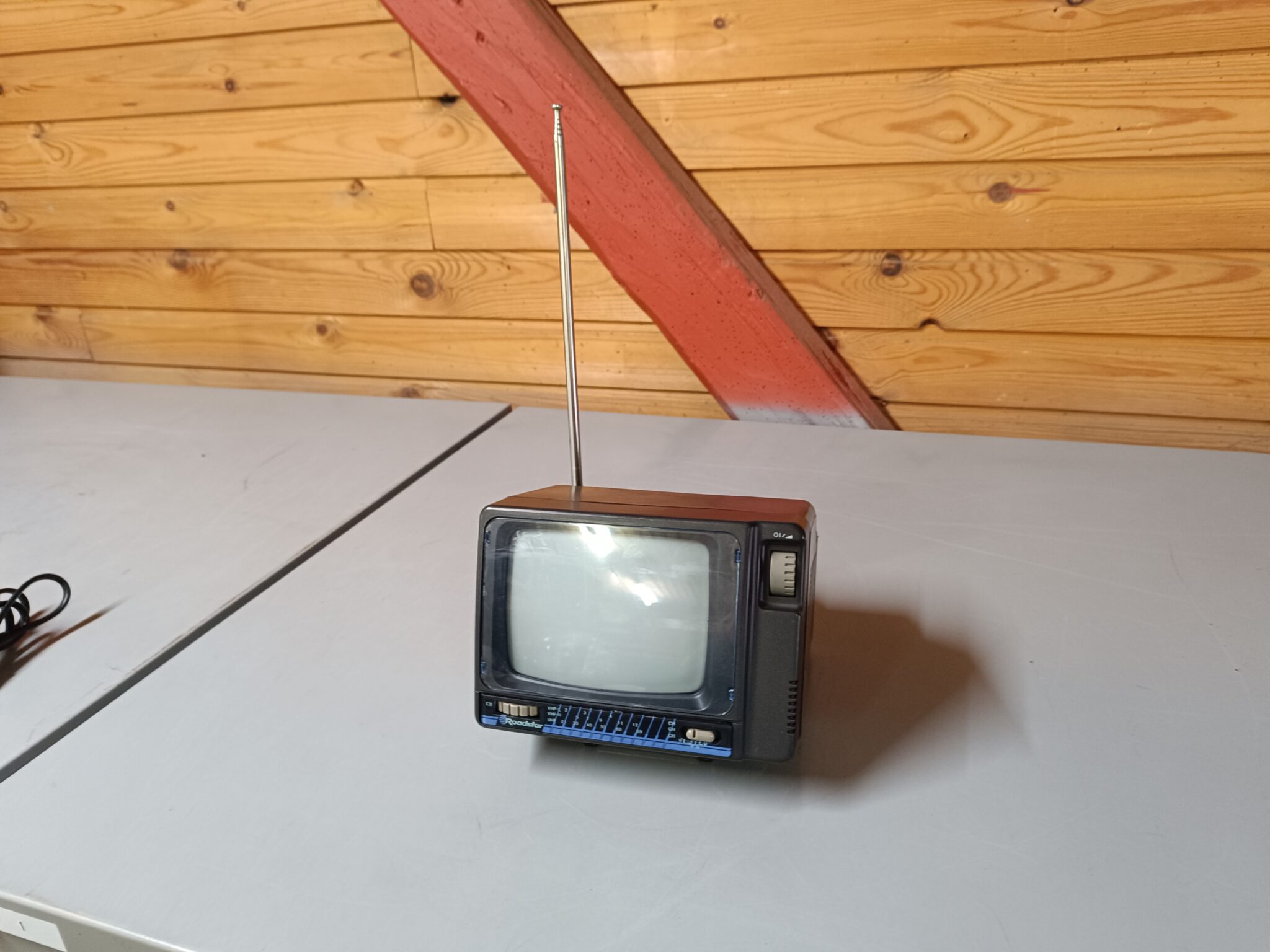Roadstar 5” sort/hvid TV - Model TV-400N- Samleobjekt - ♫ Vintage HiFi ...