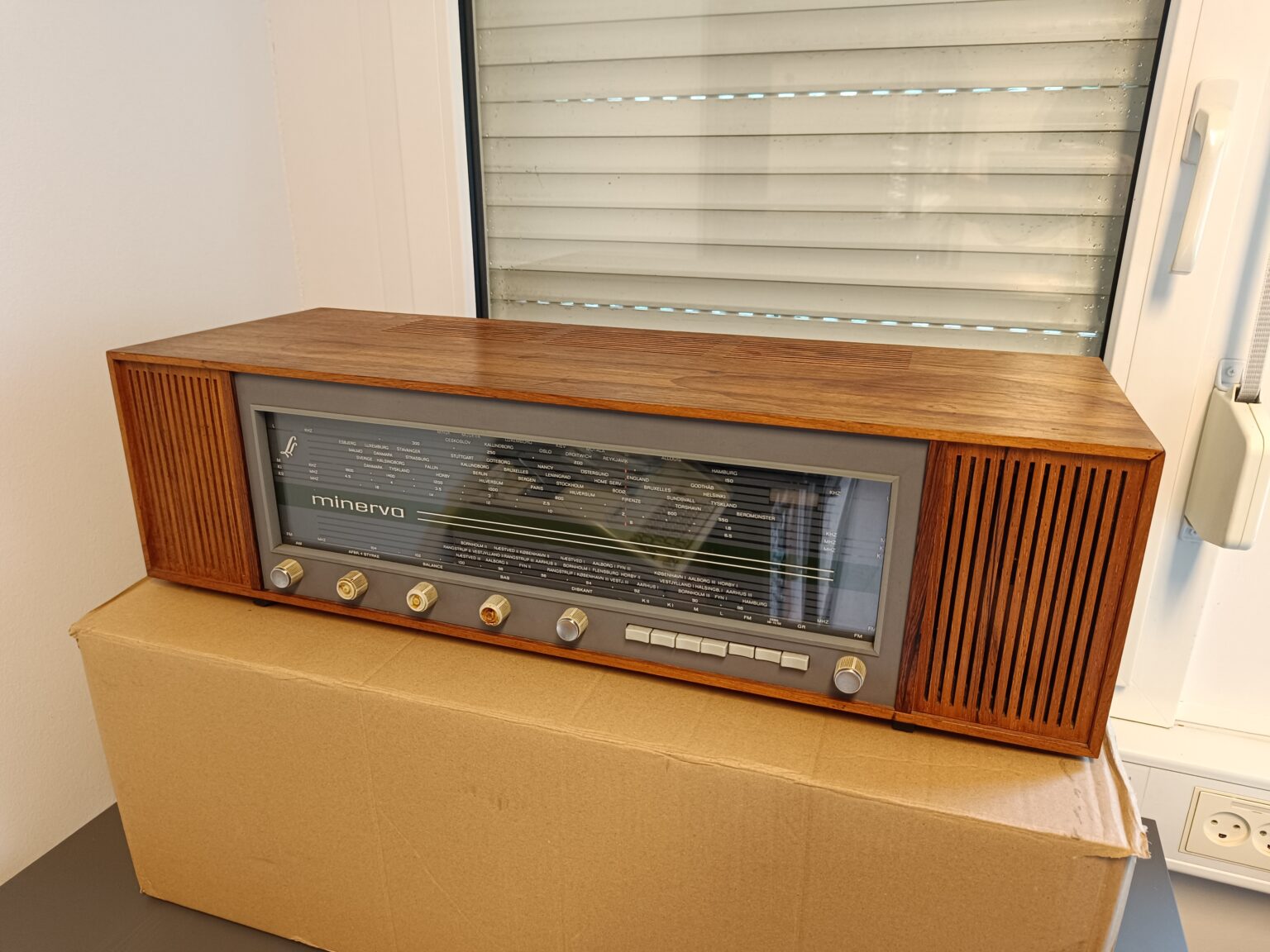 Linnet & Laursen Minerva 6407 - Flot original rørradio - ♫ Vintage HiFi ...