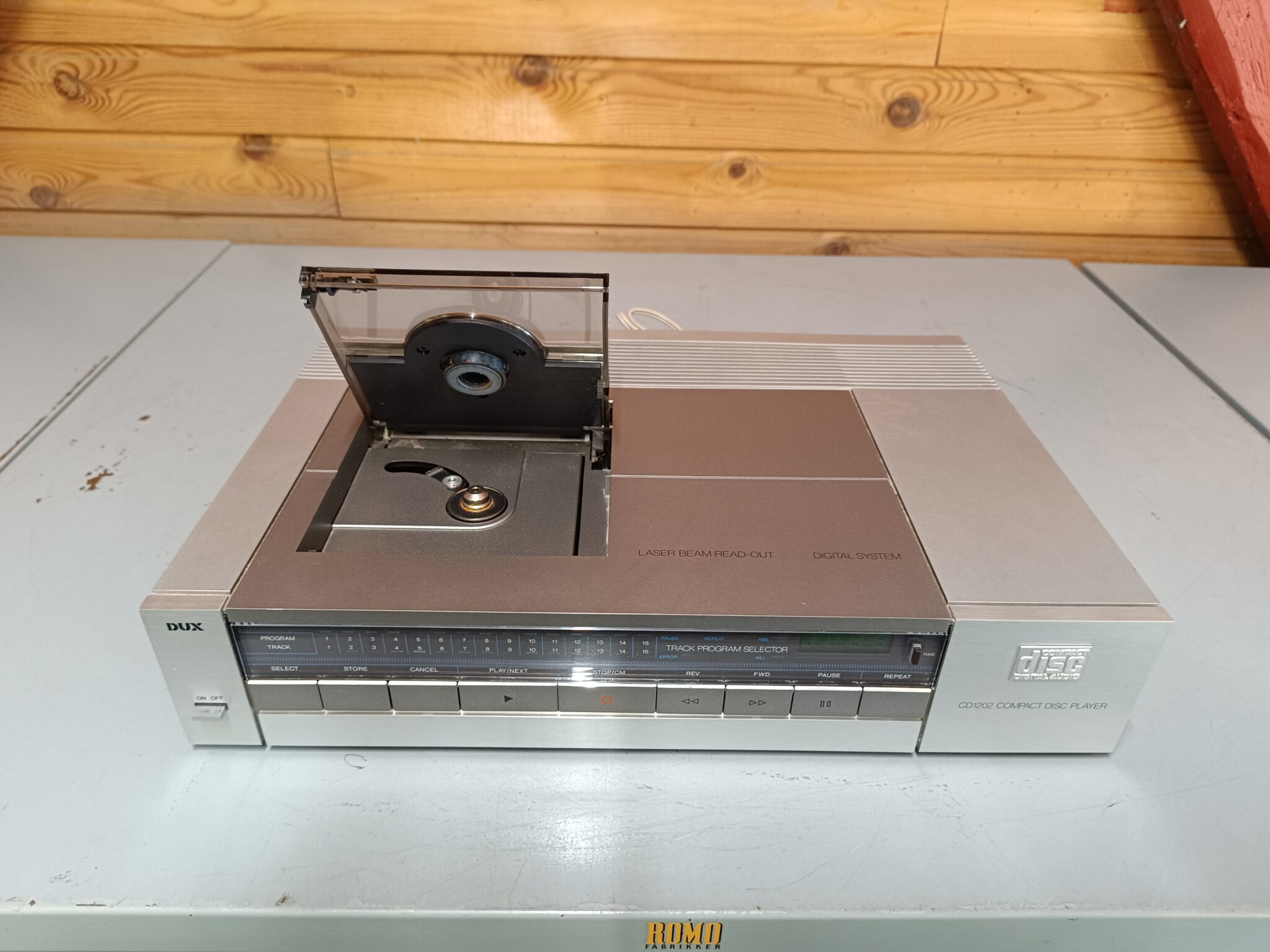 DUX CD 1202 (Philips CD200) - Yderst sjælden CD-afspiller - SOLGT ...